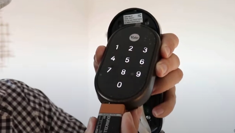 How To Open and Lock A Yale Lock? Details Guide